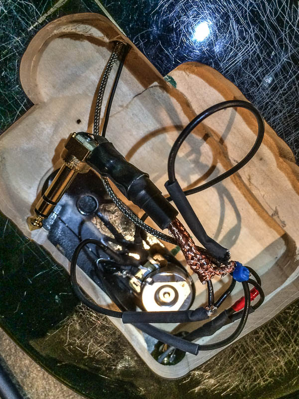 Simple and wireless disaster build - OffsetGuitars.com